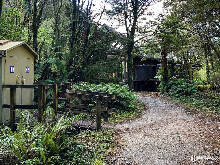 Guide to Hiking the Incredible 4-Day Milford Track Great Walk